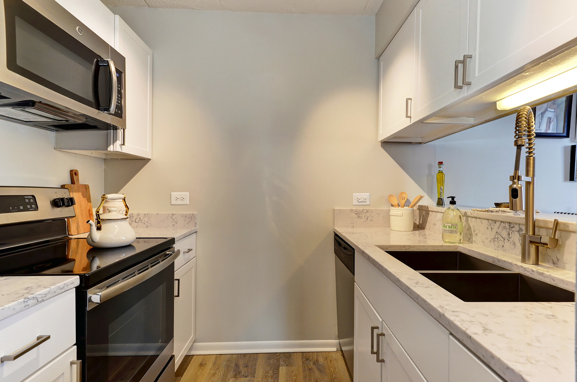 Lombard IL Apartment Rental| Photo | Residences at Lakeside | Lombard ...