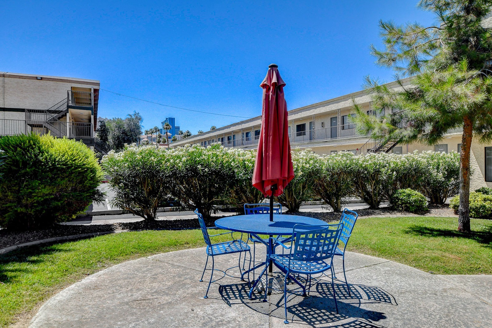 Paradise Royale Apartments, 4505 Paradise Rd, Las Vegas, NV - RentCafe