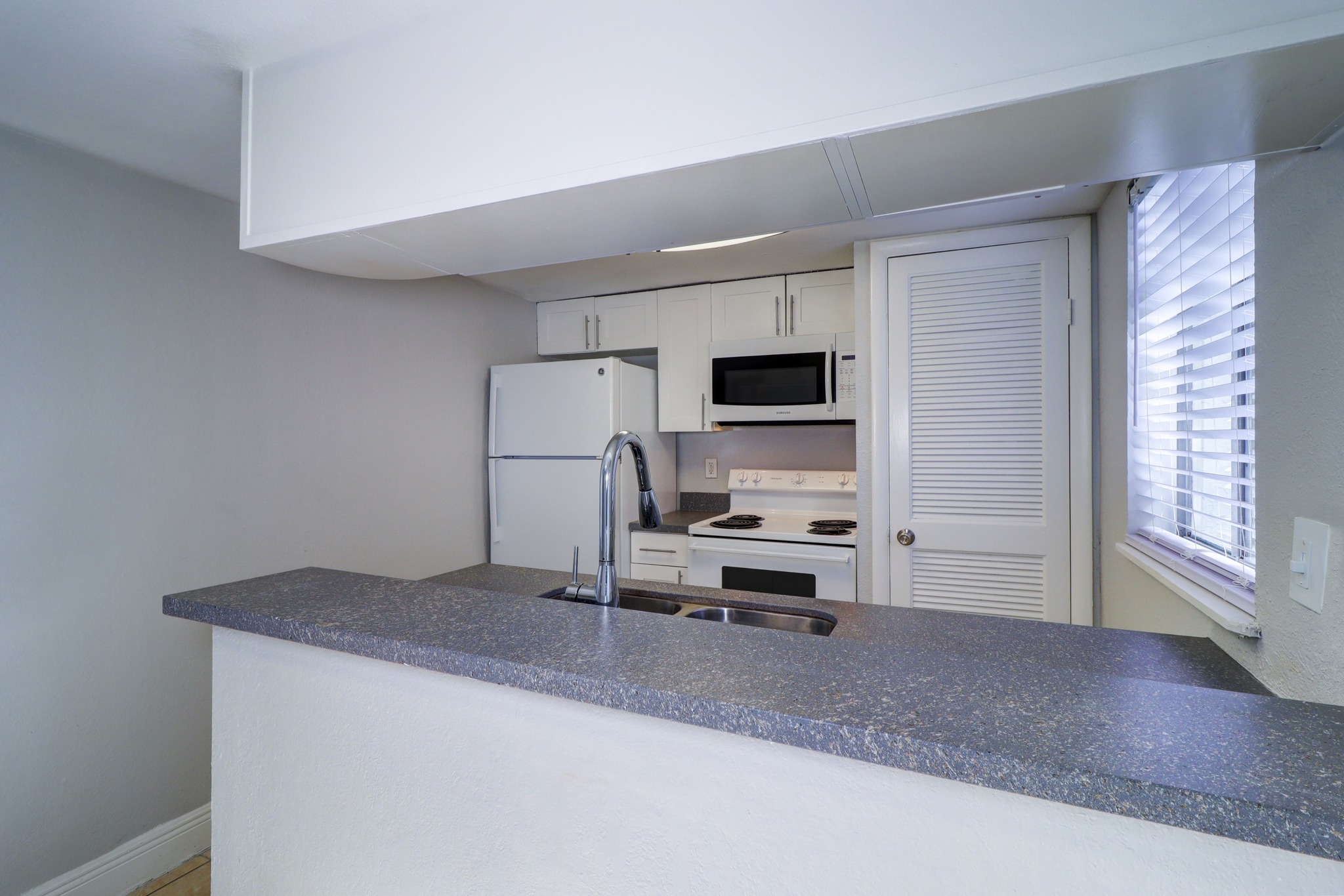 View Photos & Take A Virtual Tour | The River Pointe Apartments