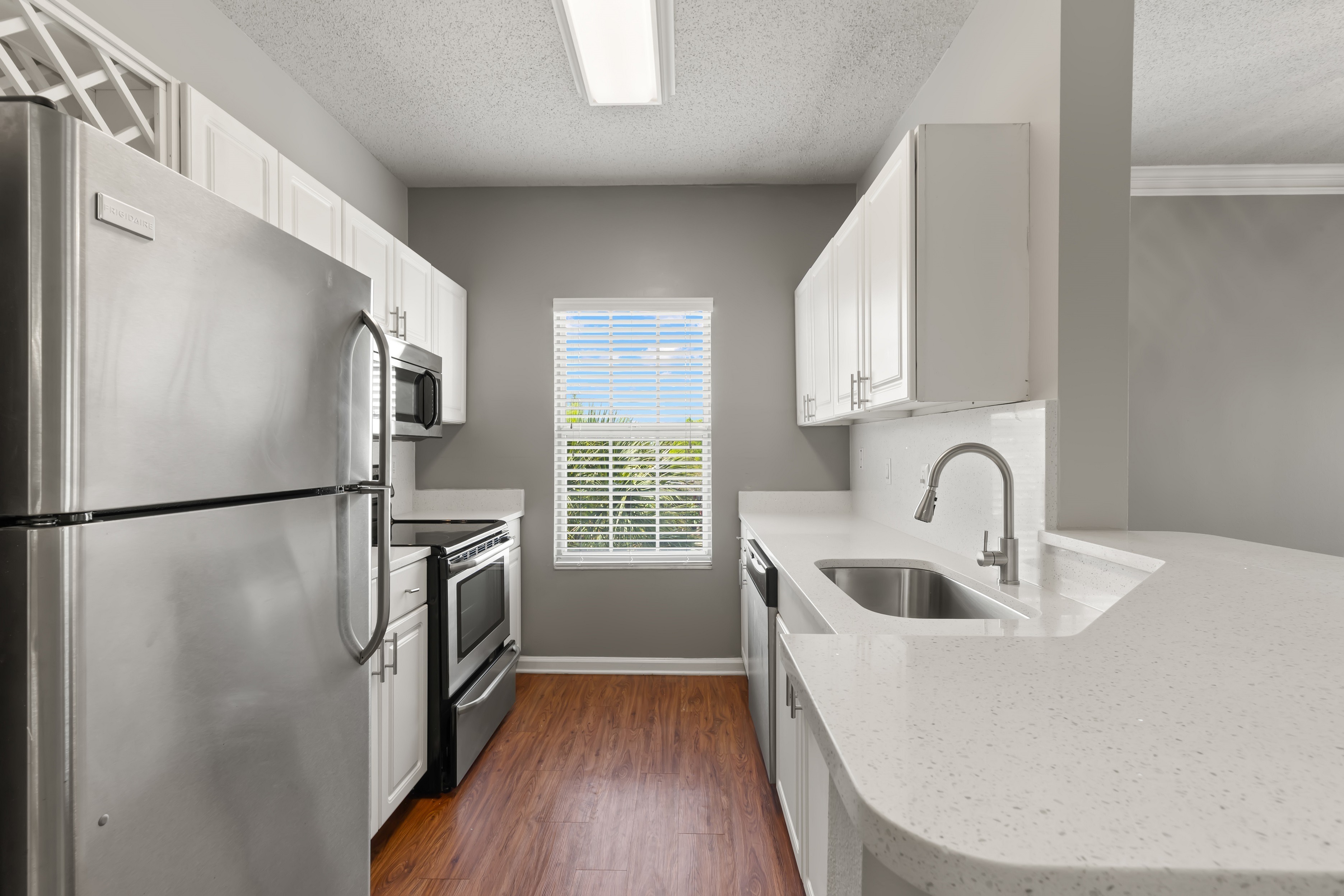 View Photos & Take A Virtual Tour | Summer Cove Apartments