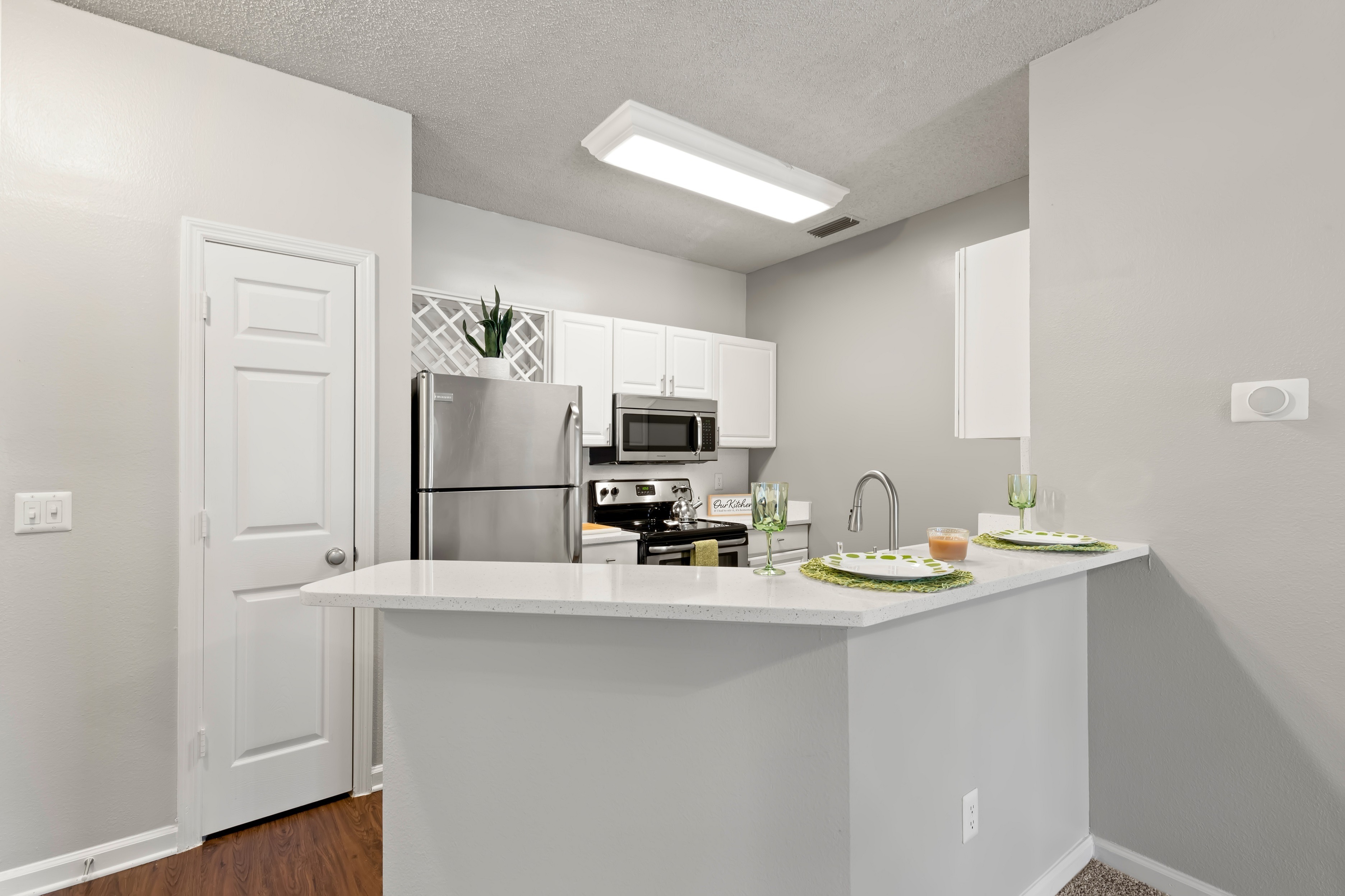 1 - 3 Bed Apartments - Check Availability | Summer Cove Apartments