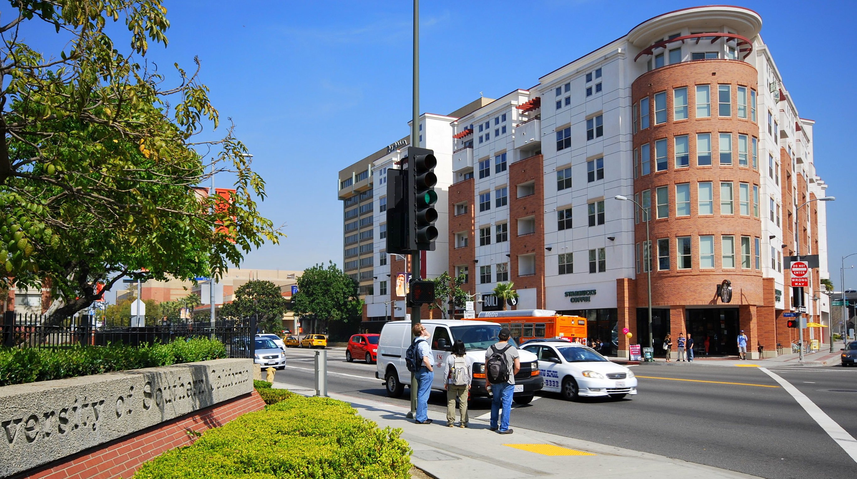 Icon Plaza - LA | Apartments For Rent In Los Angeles, CA