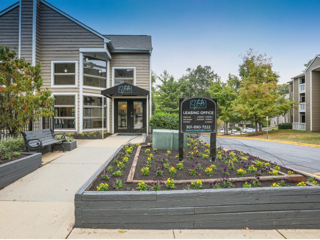 View Photos | Valor Apartments