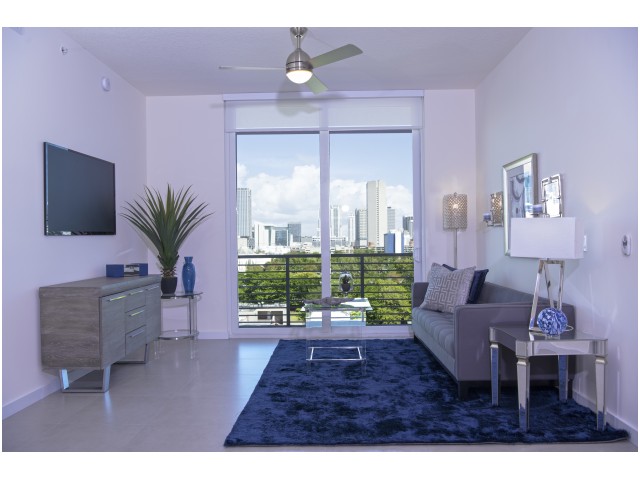 View Photos & Take A Virtual Tour | Brickell West City Rentals