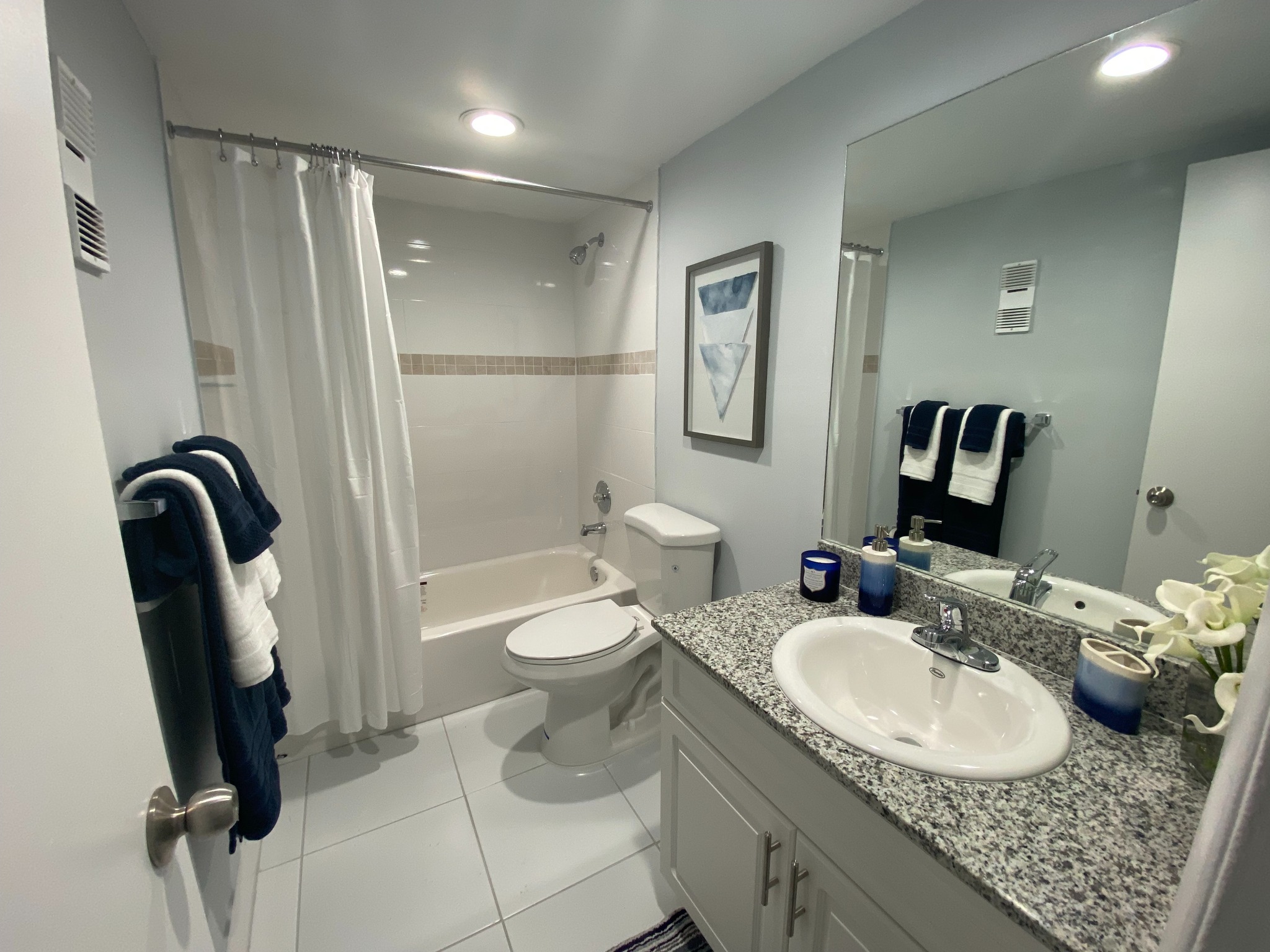 View Photos | 2500 Inverrary Club Apartments