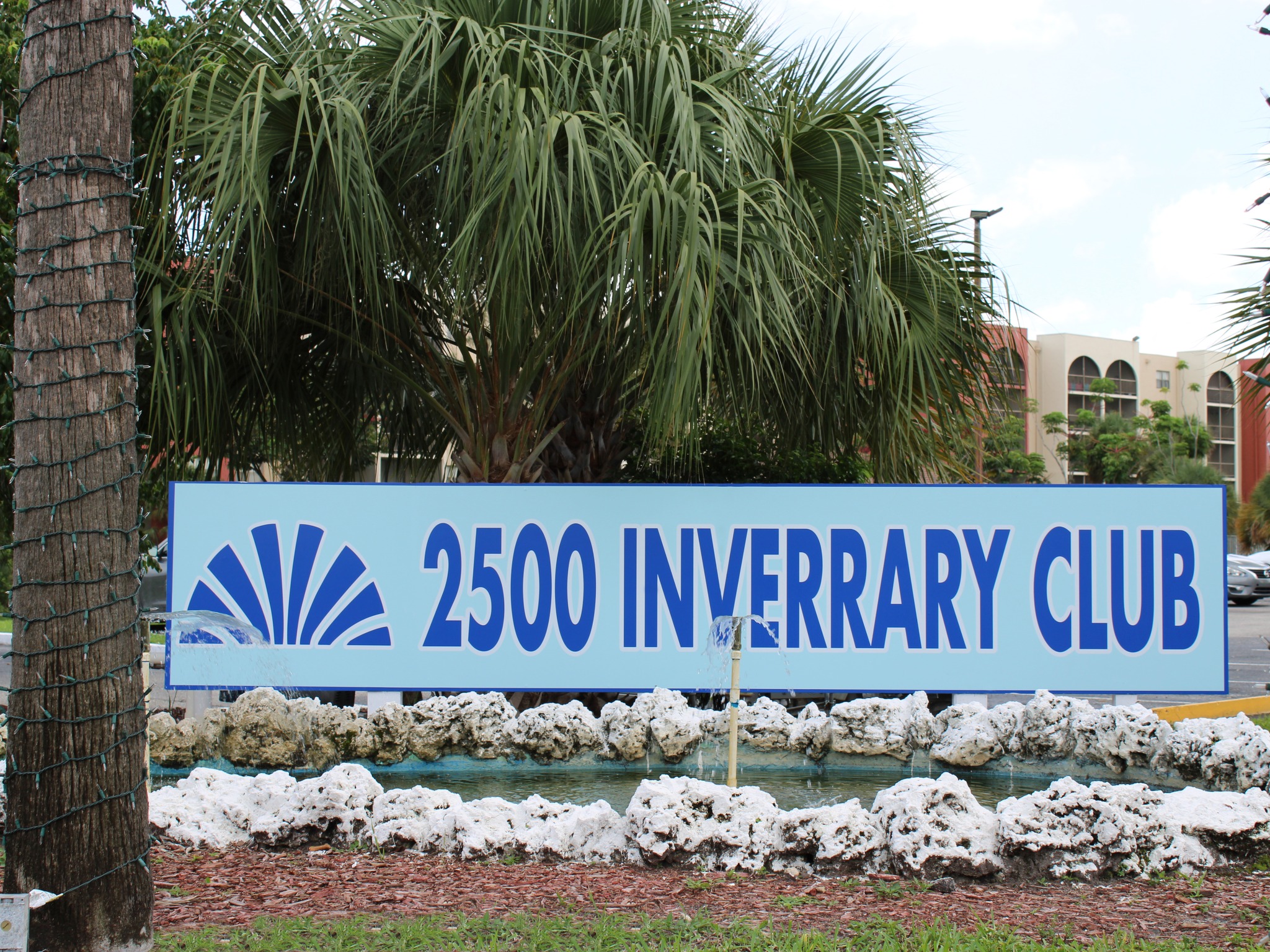 View Photos | 2500 Inverrary Club Apartments