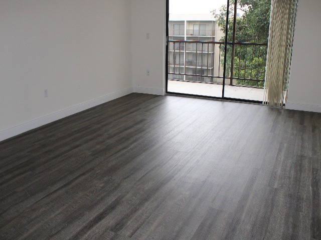 View Our Amenities | 2500 Inverrary Club Apartments