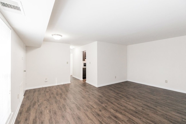 View Photos | Fox Hill Apartments