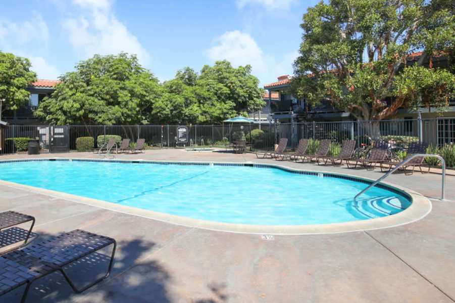 Regency Palms | Apartments In Huntington Beach, CA