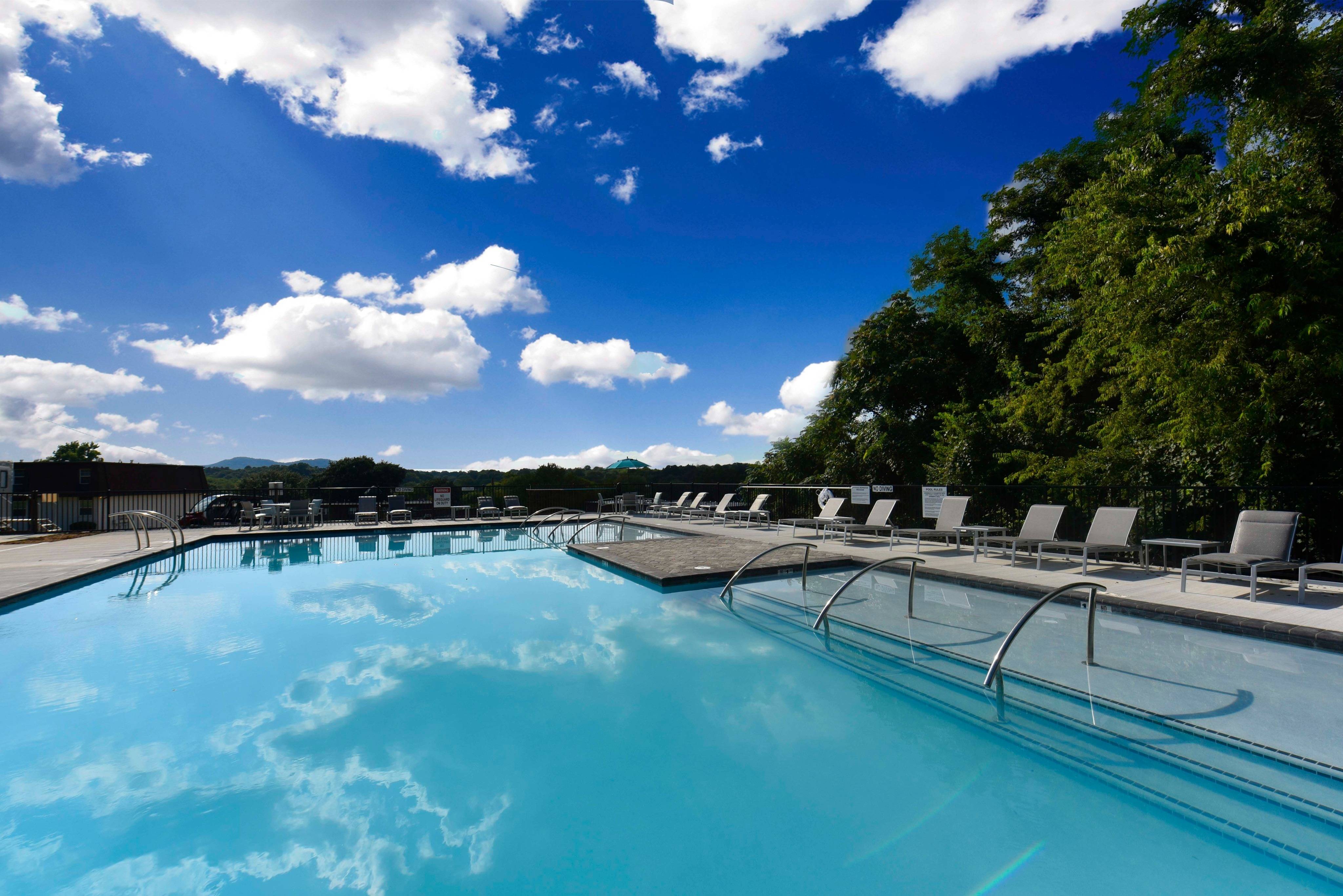 View Photos & Take A Virtual Tour | Overton Brentwood