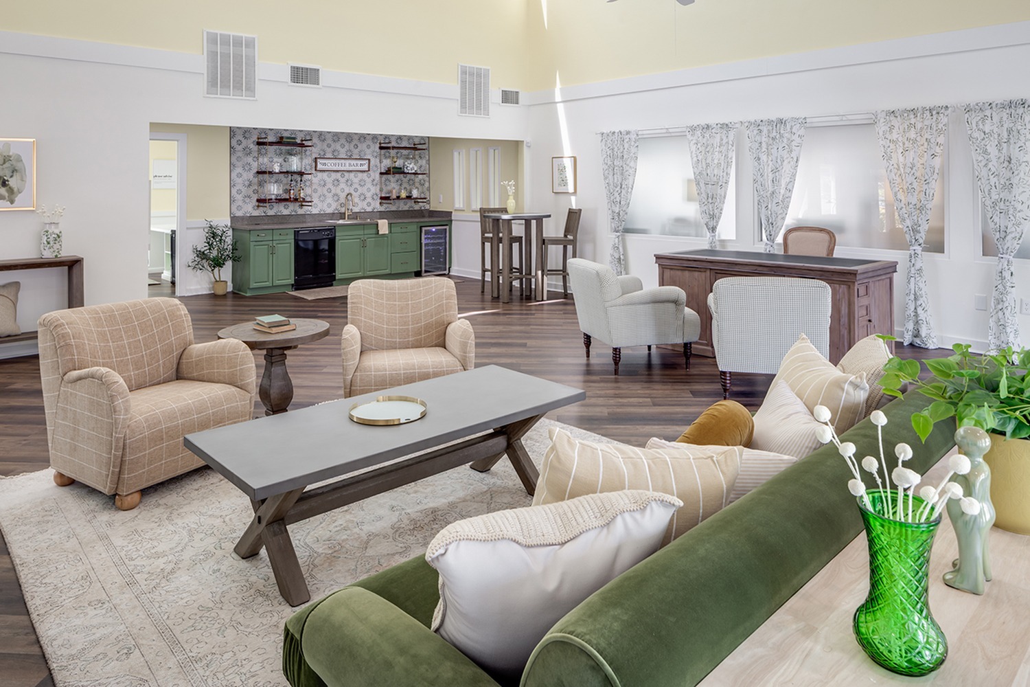 Photo Gallery | Pelham Place North Apartments in Greenville ...
