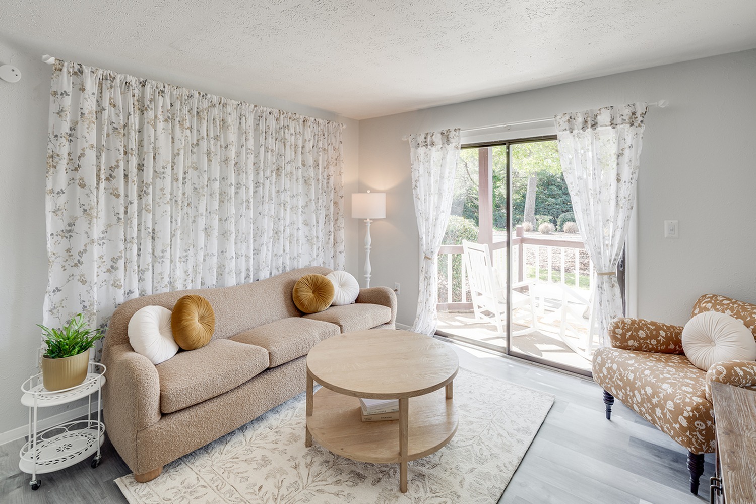 Photo Gallery | Pelham Place North Apartments in Greenville ...