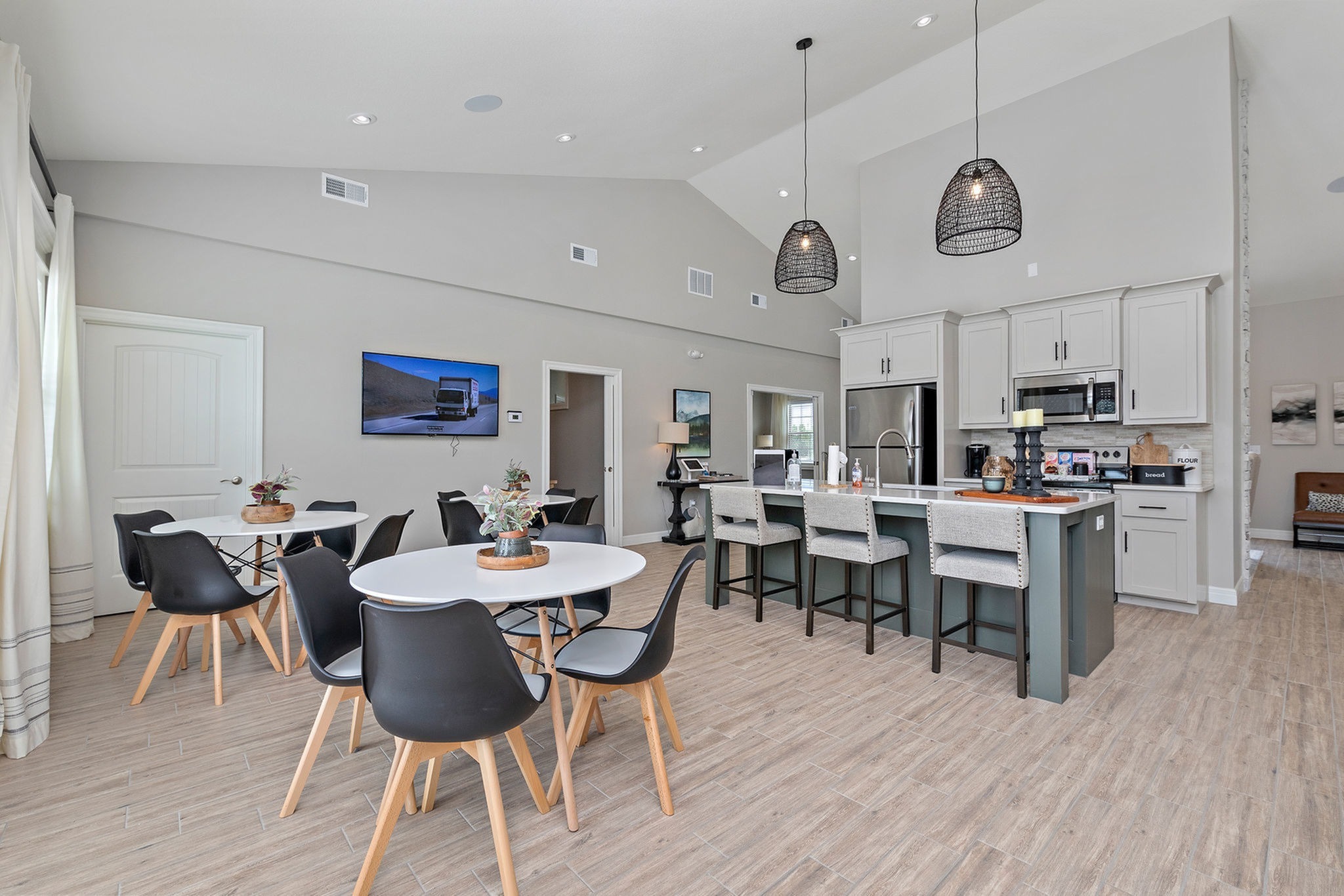 View Photos | Eagle Crossing Townhomes