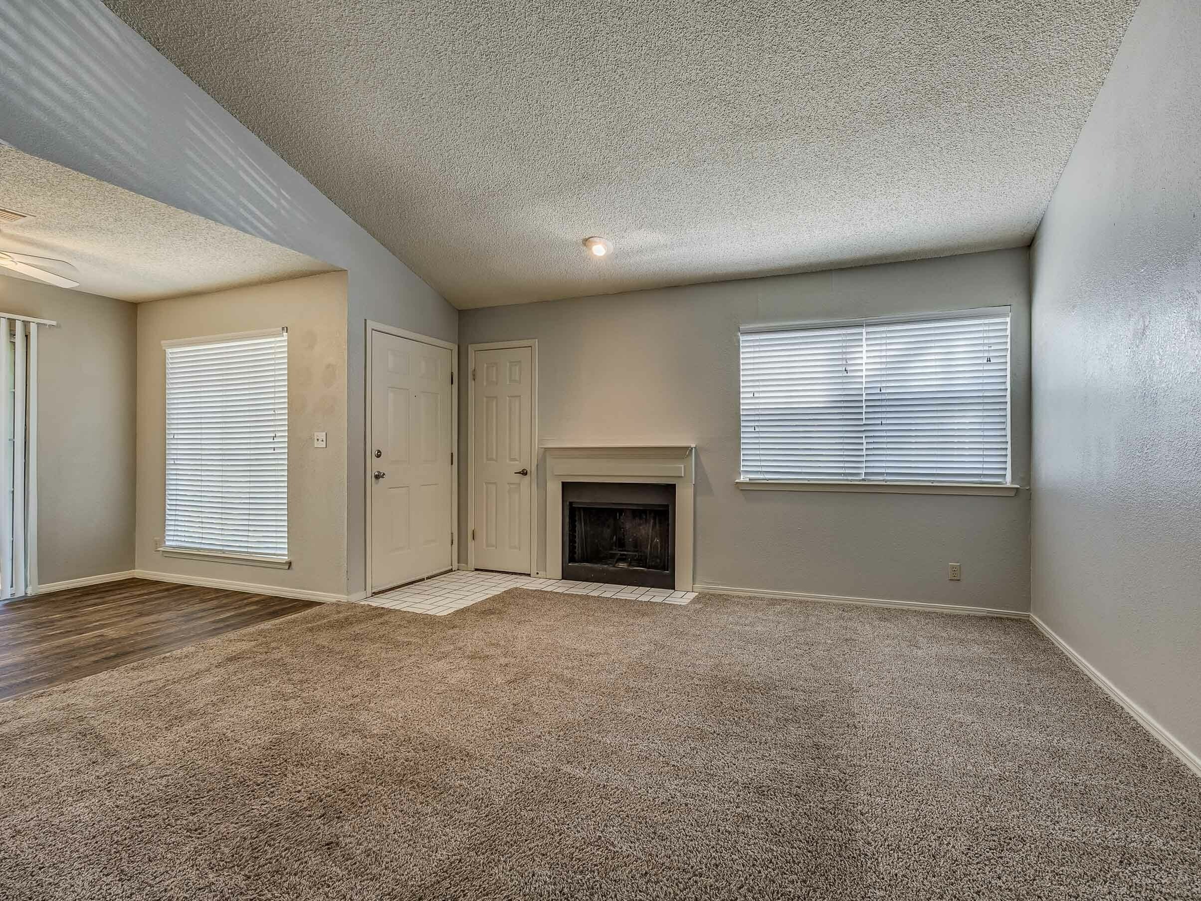 View Photos & Take A Virtual Tour | Lexington Commons