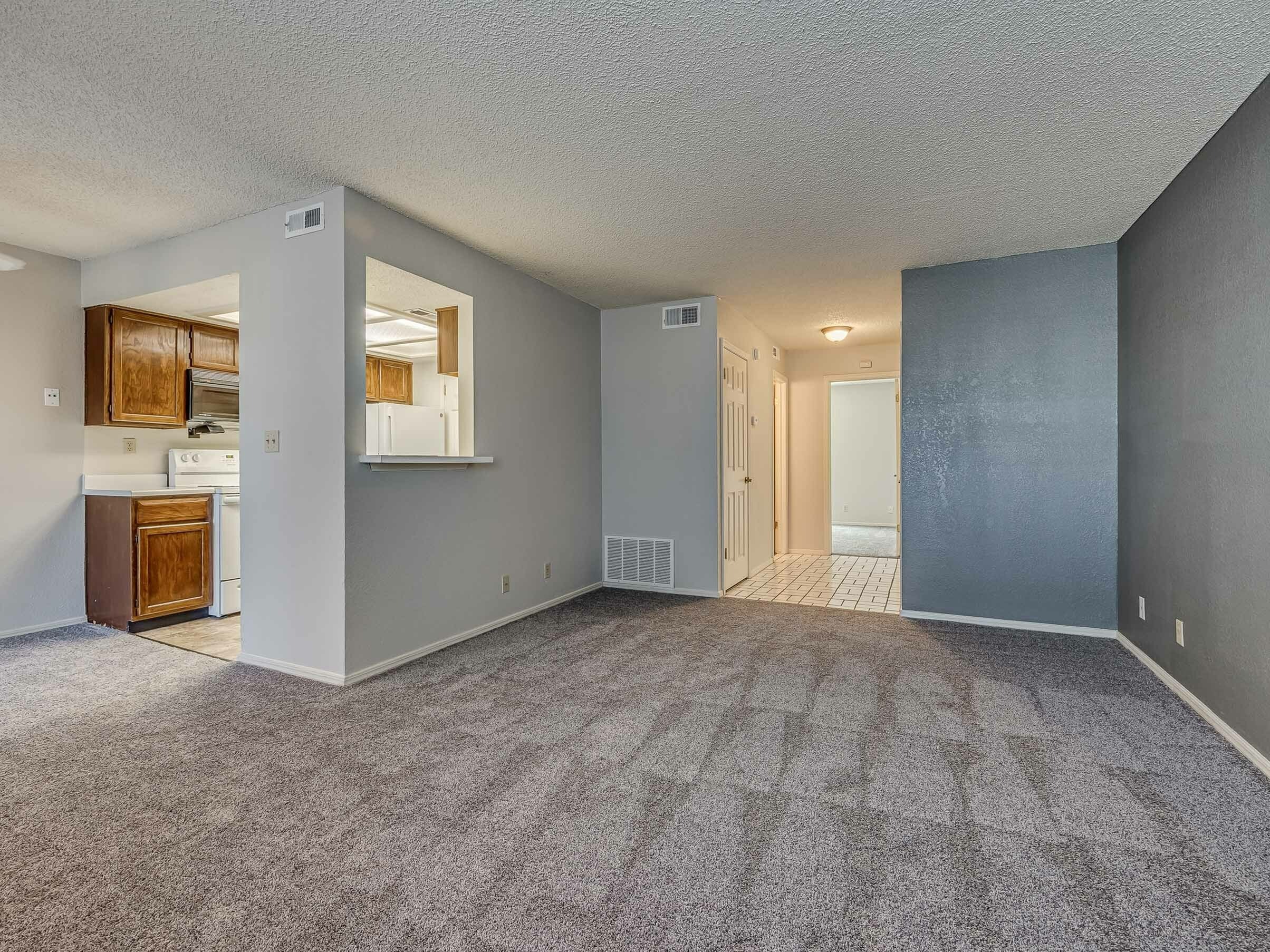 View Photos & Take A Virtual Tour | Lexington Commons