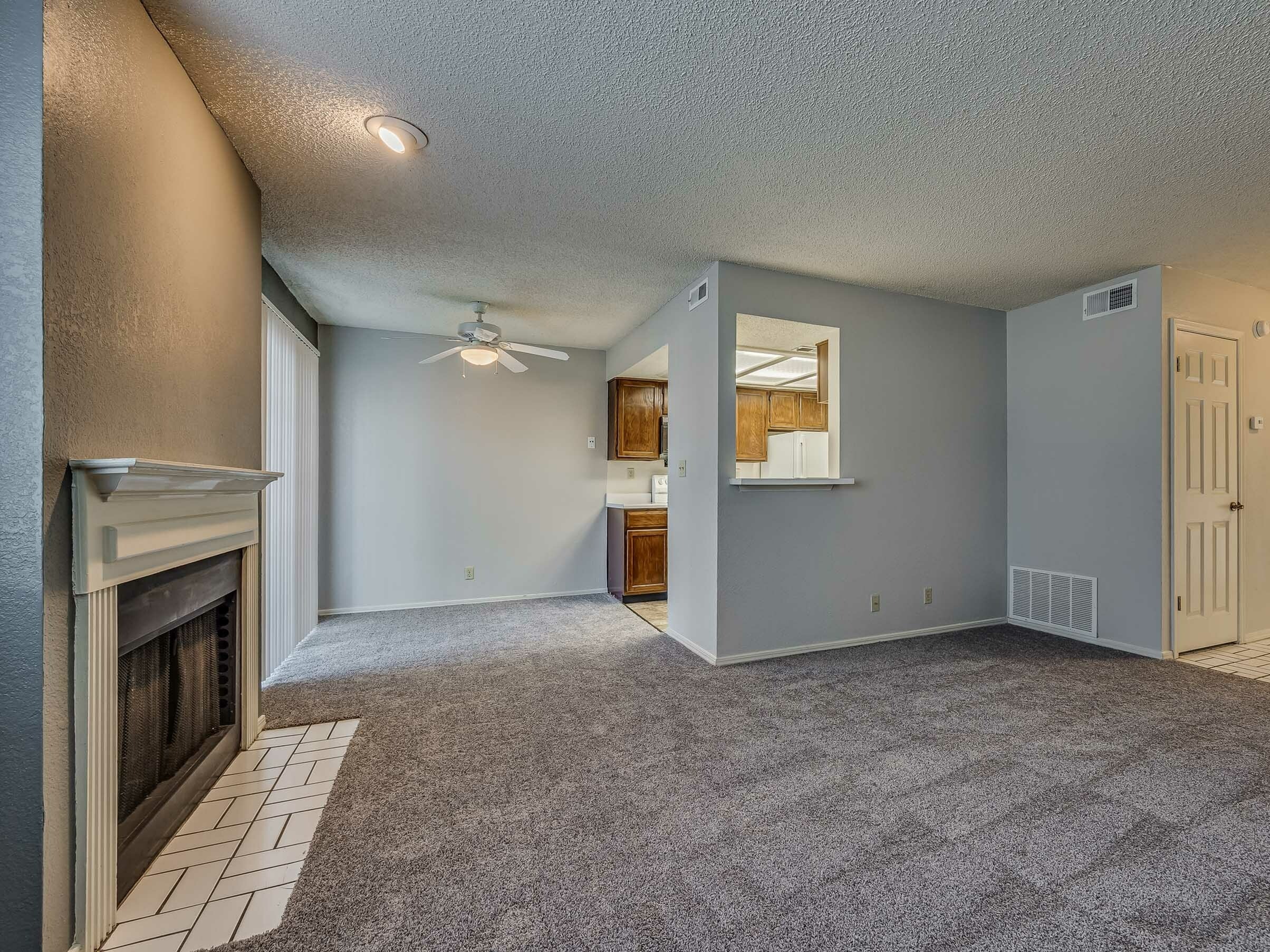 View Photos & Take A Virtual Tour | Lexington Commons