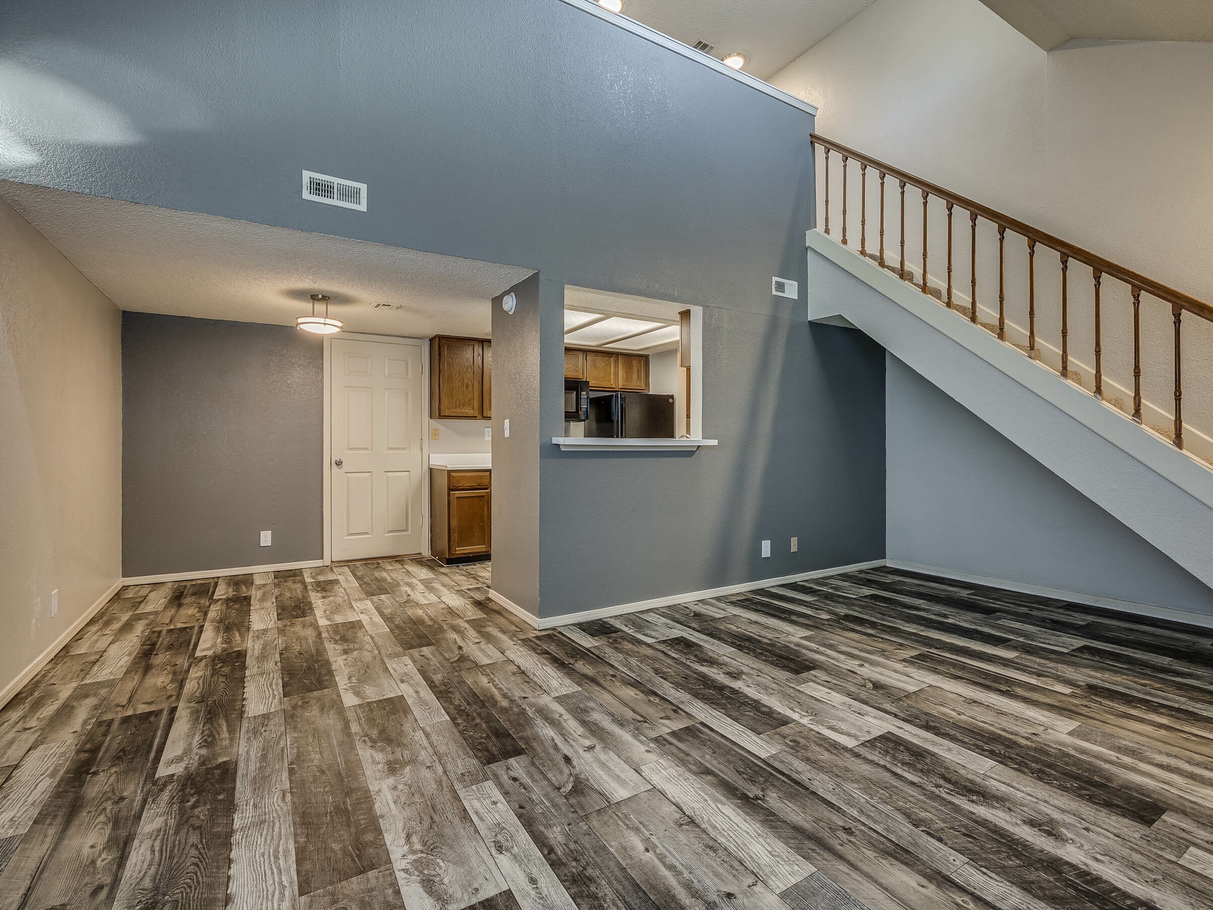 View Photos & Take A Virtual Tour | Lexington Commons