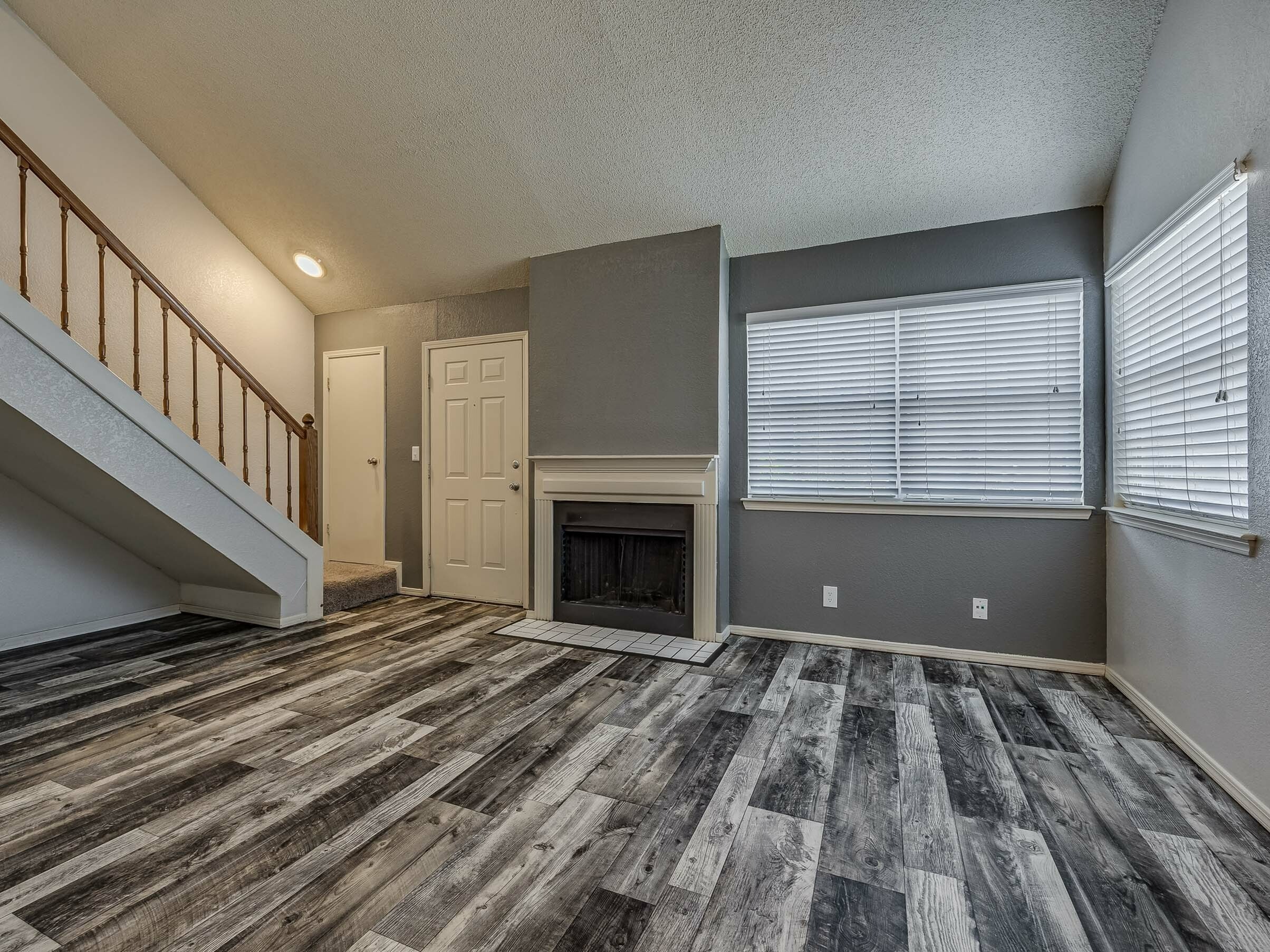 View Photos & Take A Virtual Tour | Lexington Commons