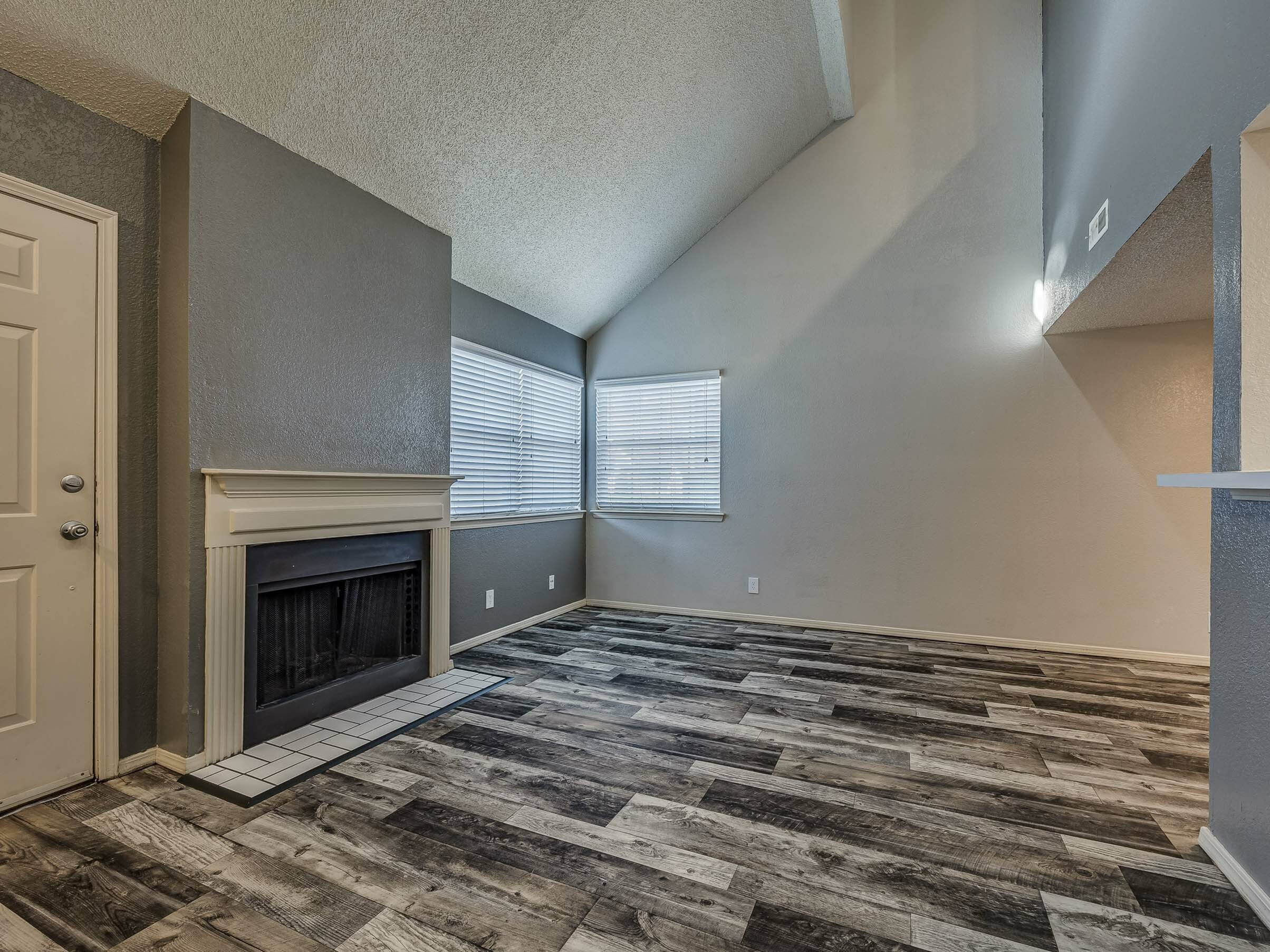 View Photos & Take A Virtual Tour | Lexington Commons