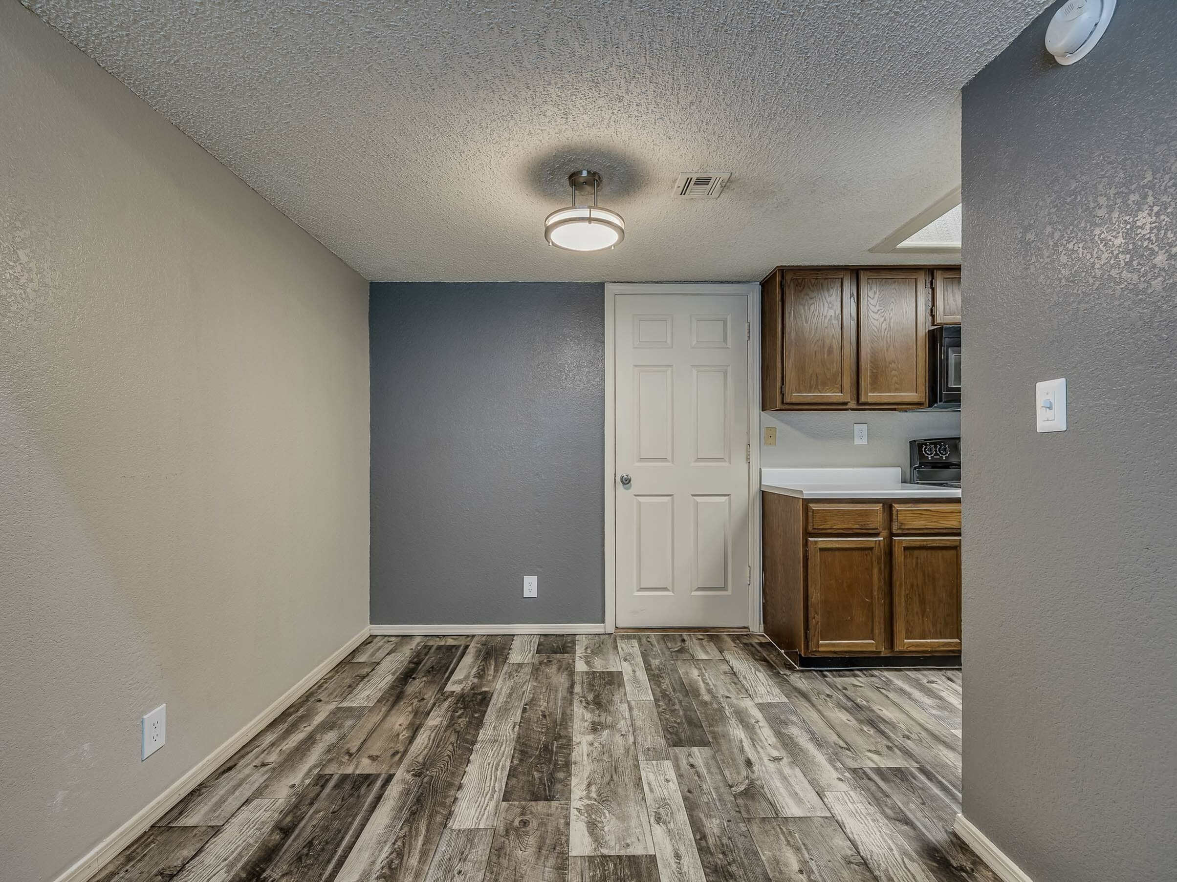 View Photos & Take A Virtual Tour | Lexington Commons