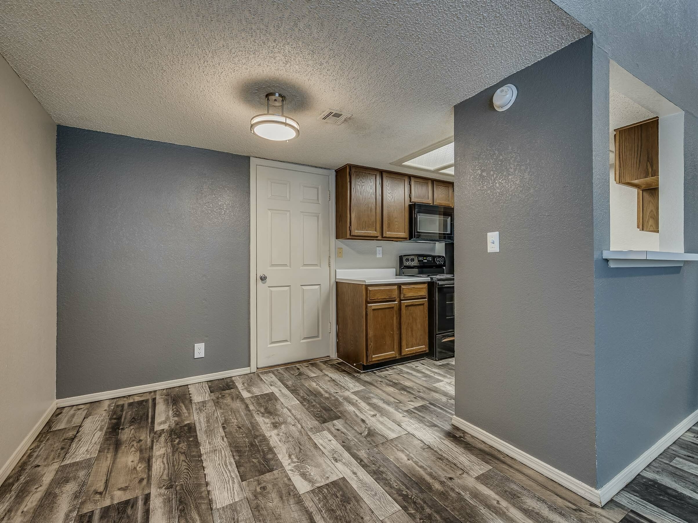 View Photos & Take A Virtual Tour | Lexington Commons