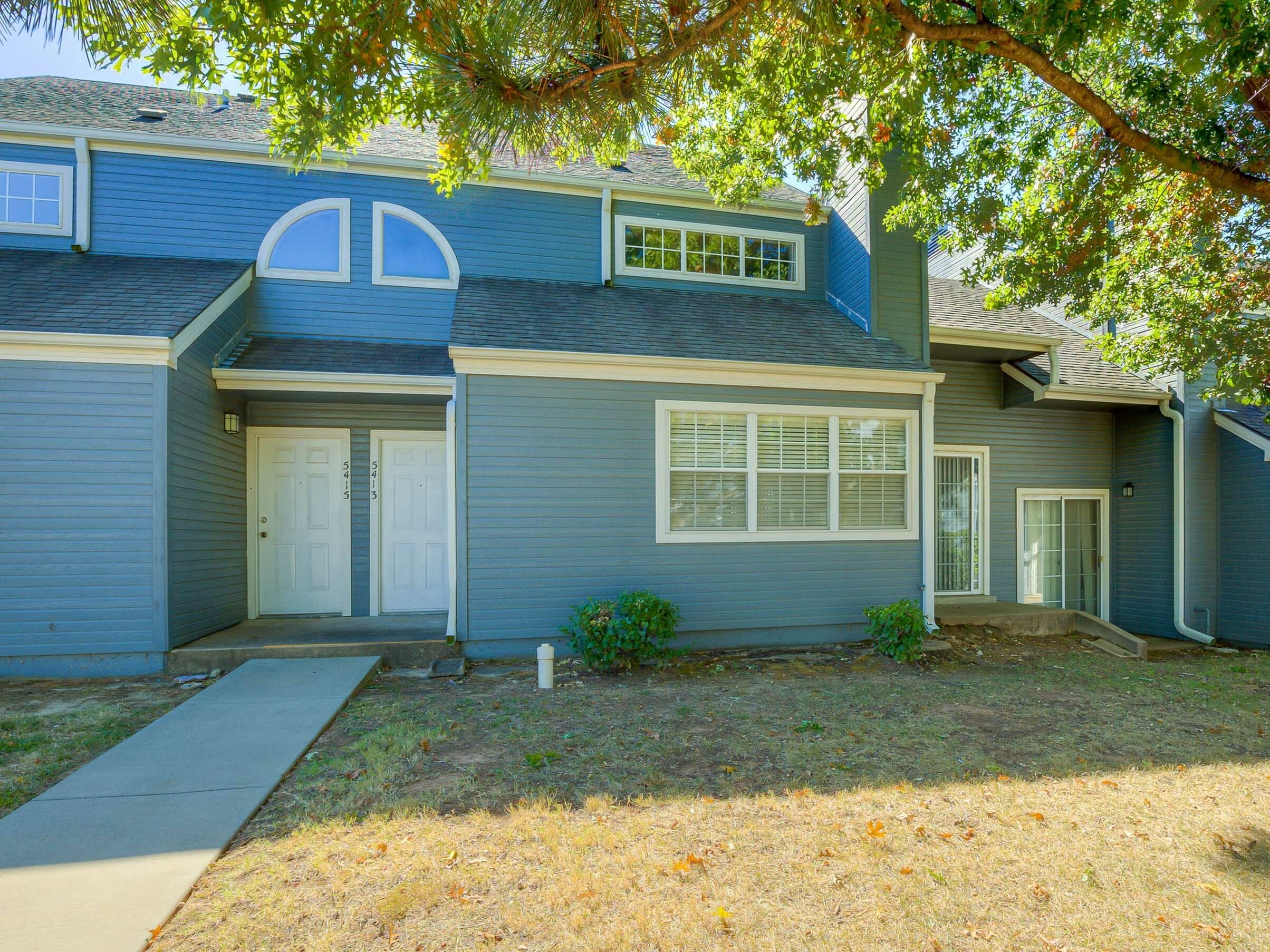 View Photos & Take A Virtual Tour | Lexington Commons