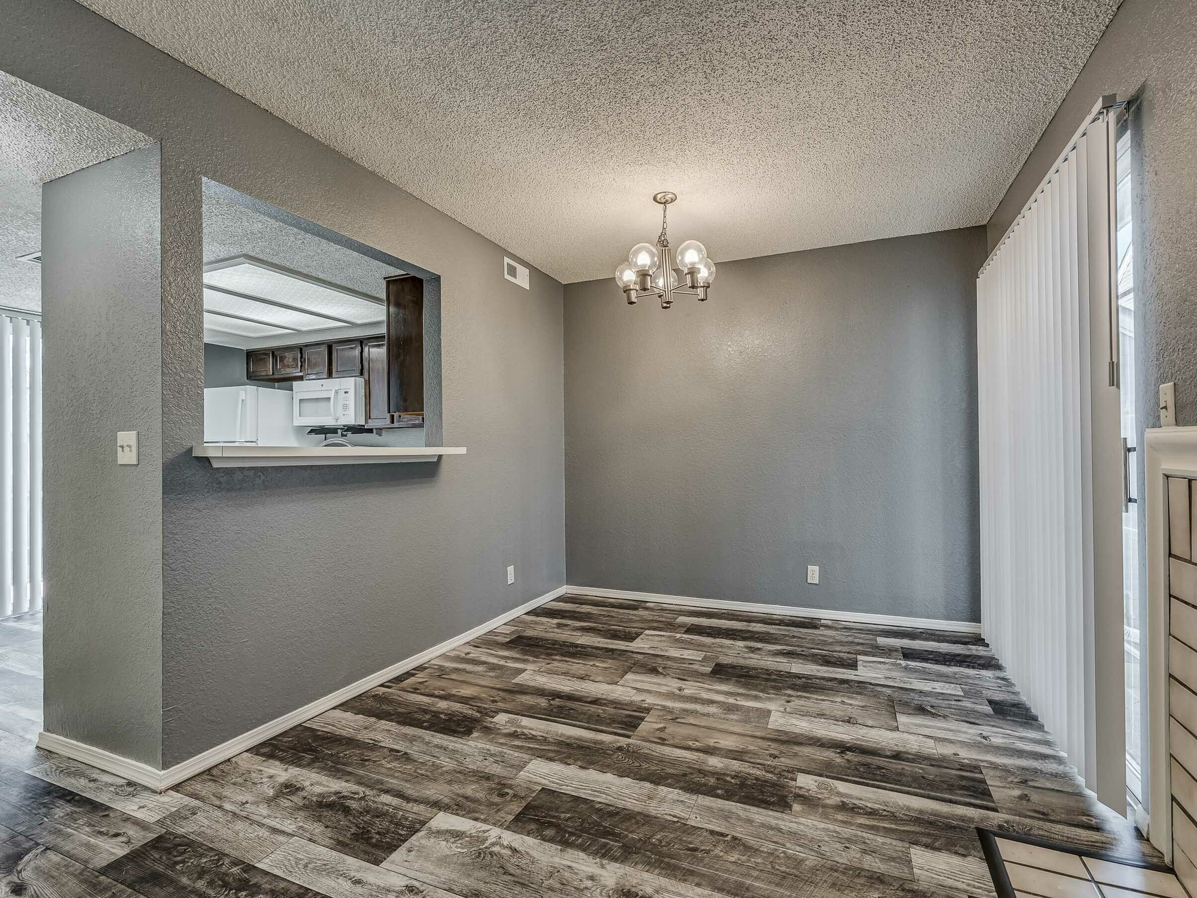 View Photos & Take A Virtual Tour | Lexington Commons