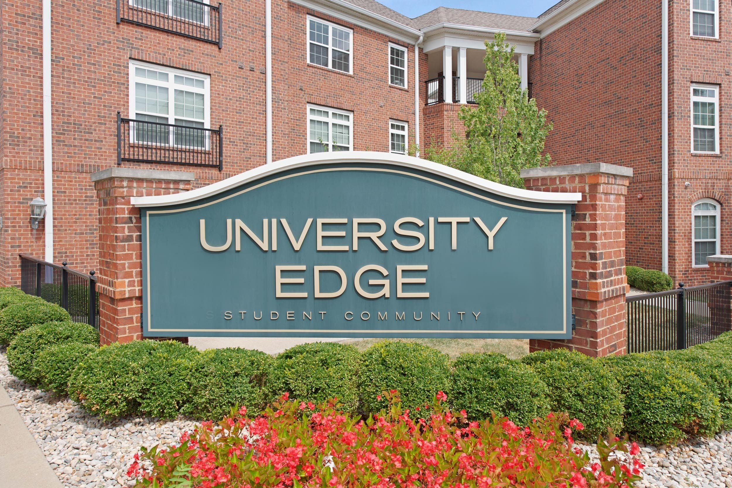 University Edge - Cincinnati Student Living Cincinnat