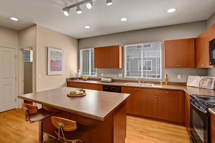 View Photos | Brookstone at Edgewater Townhomes