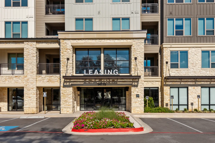 Photos & Tours | Brightleaf at Lakeline Apartments In Austin, Texas