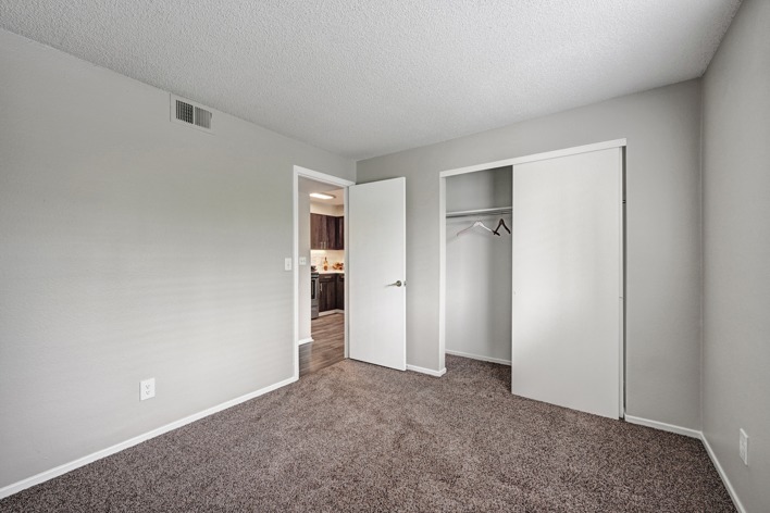 Photo Gallery| Summit Riverside | Apartments For Rent Littleton