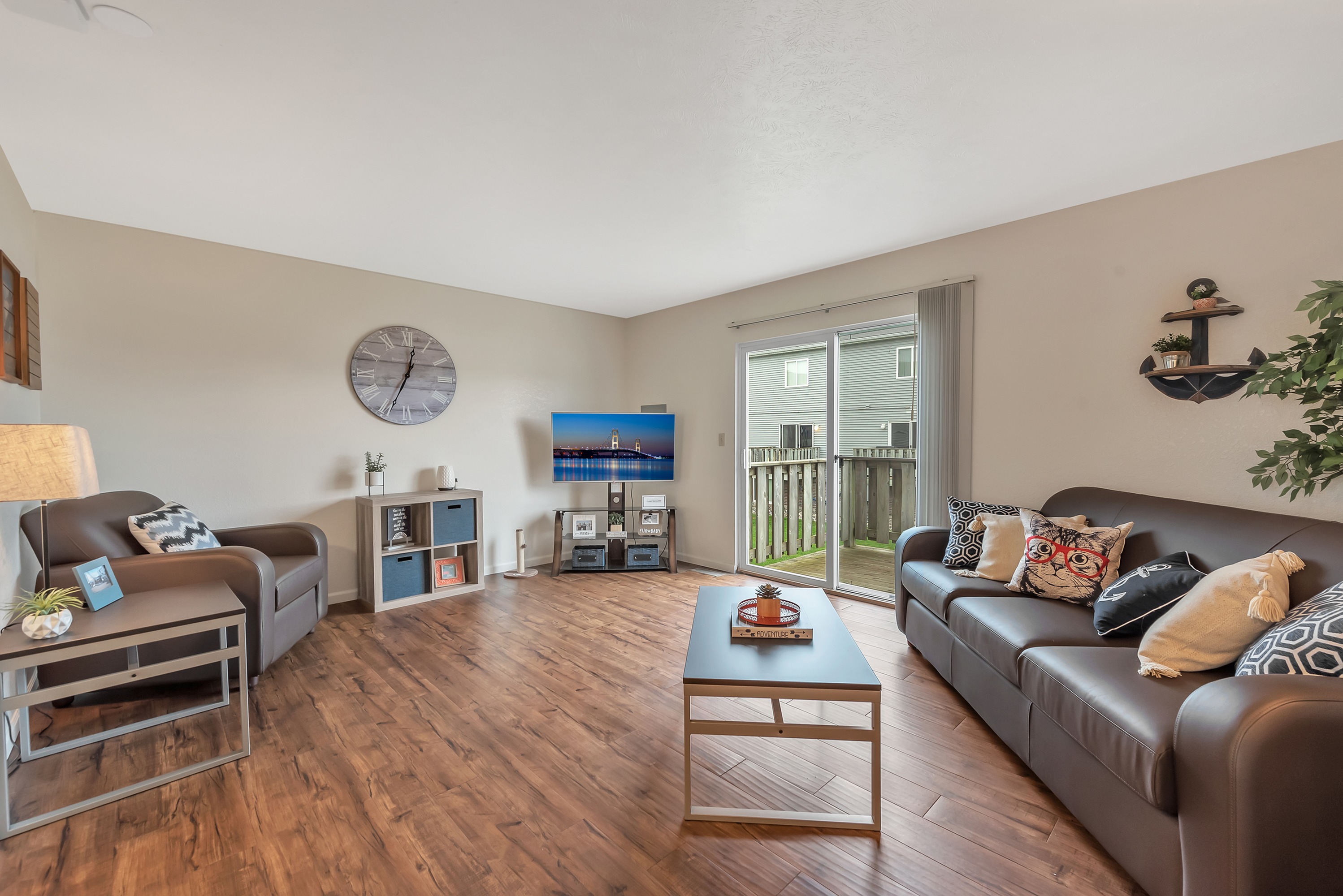 Center | 4 Bed Apartment | TRIO Center