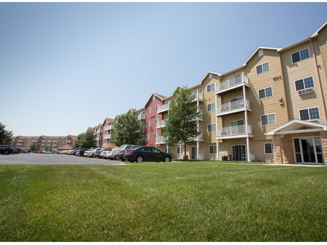 Apartment Complex in Sioux Falls, SD | Foxmoor Apartments