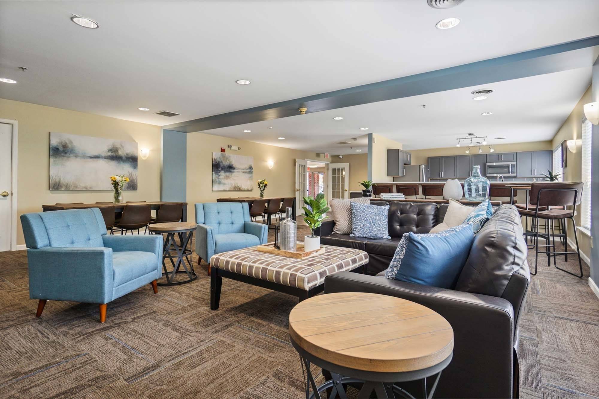 Photo Gallery & Tour | Barrington Place Apartments