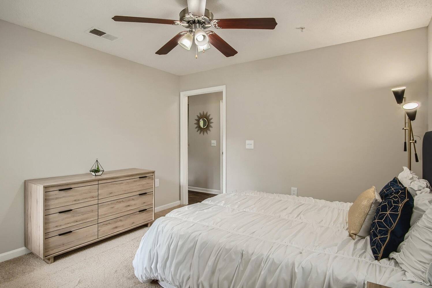 View Photos | Leaf Stone Apartments