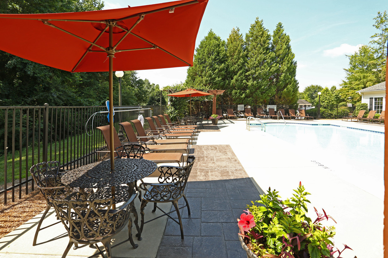 View Photos & Take A Virtual Tour | Varia at Oakcrest